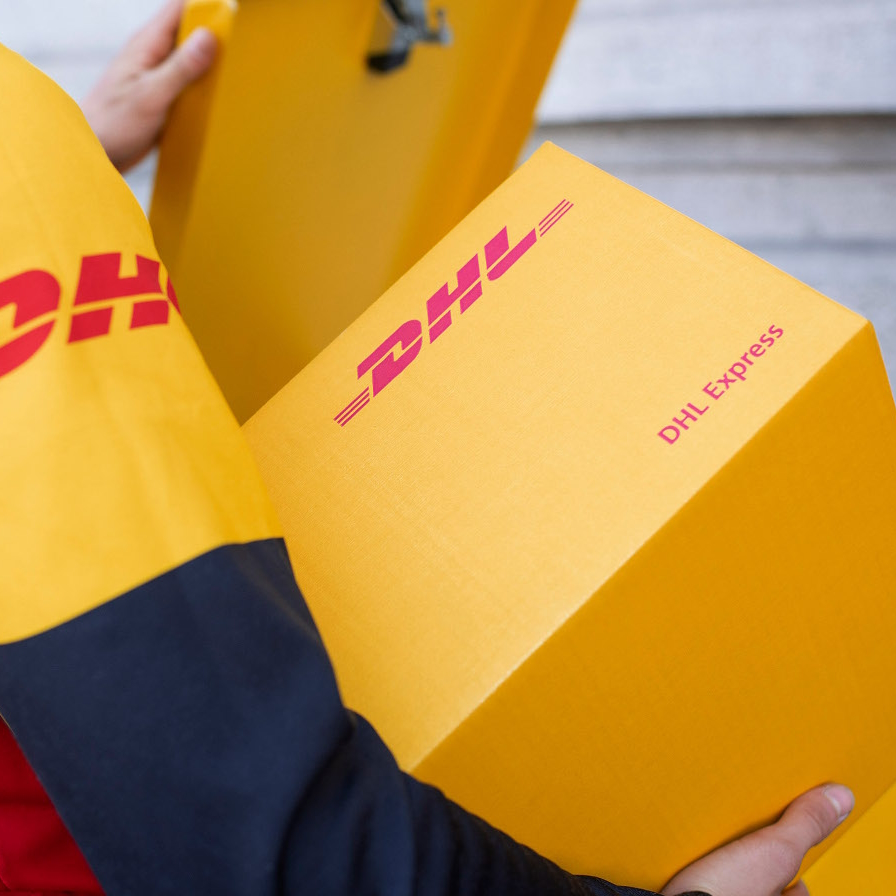 DHL Express、航空輸送能力を増強し、2024年のピークシーズンに向けて地上ネットワークを整備 - DHL - Japan 日本