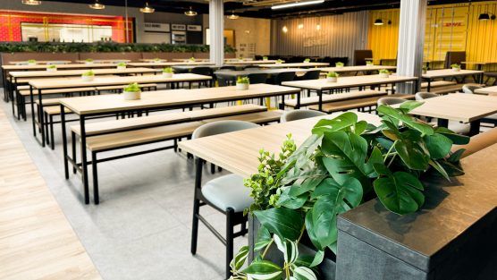 Inside DHL’s new e-comm hub in the UK - Delivered - Global