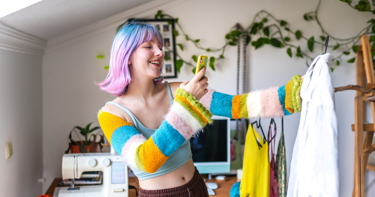 C2C e-commerce - Delivered - Global