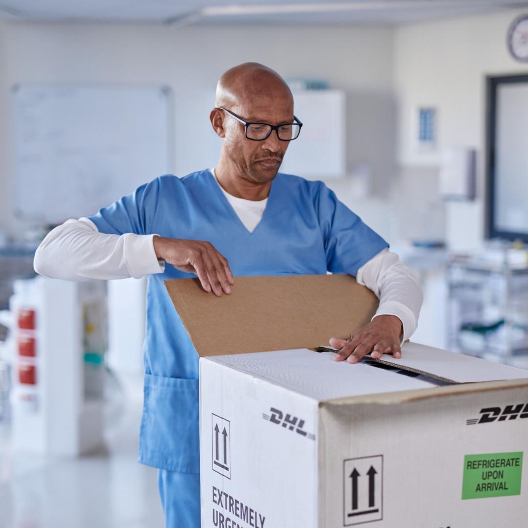 En avsändarguide om olika typer av flygfrakt - DHL Global Forwarding ...