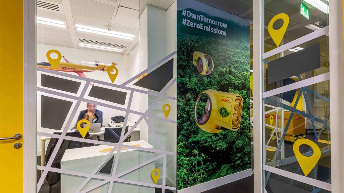 La Connected Control Tower de DHL en Madrid celebra su primer ...