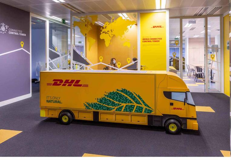 La Connected Control Tower de DHL en Madrid celebra su primer ...