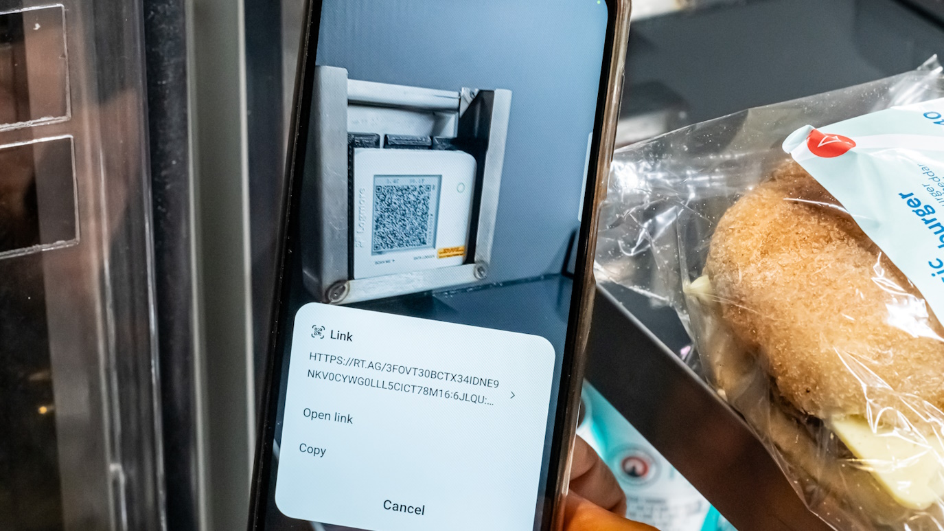DHL and Avanti West Coast Partner to Reduce Onboard Food Waste - DHL ...