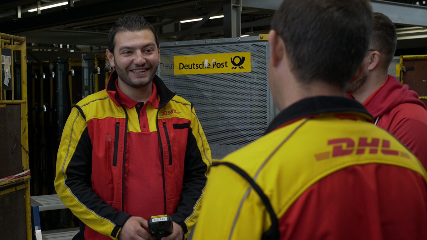 Dhl Uniform