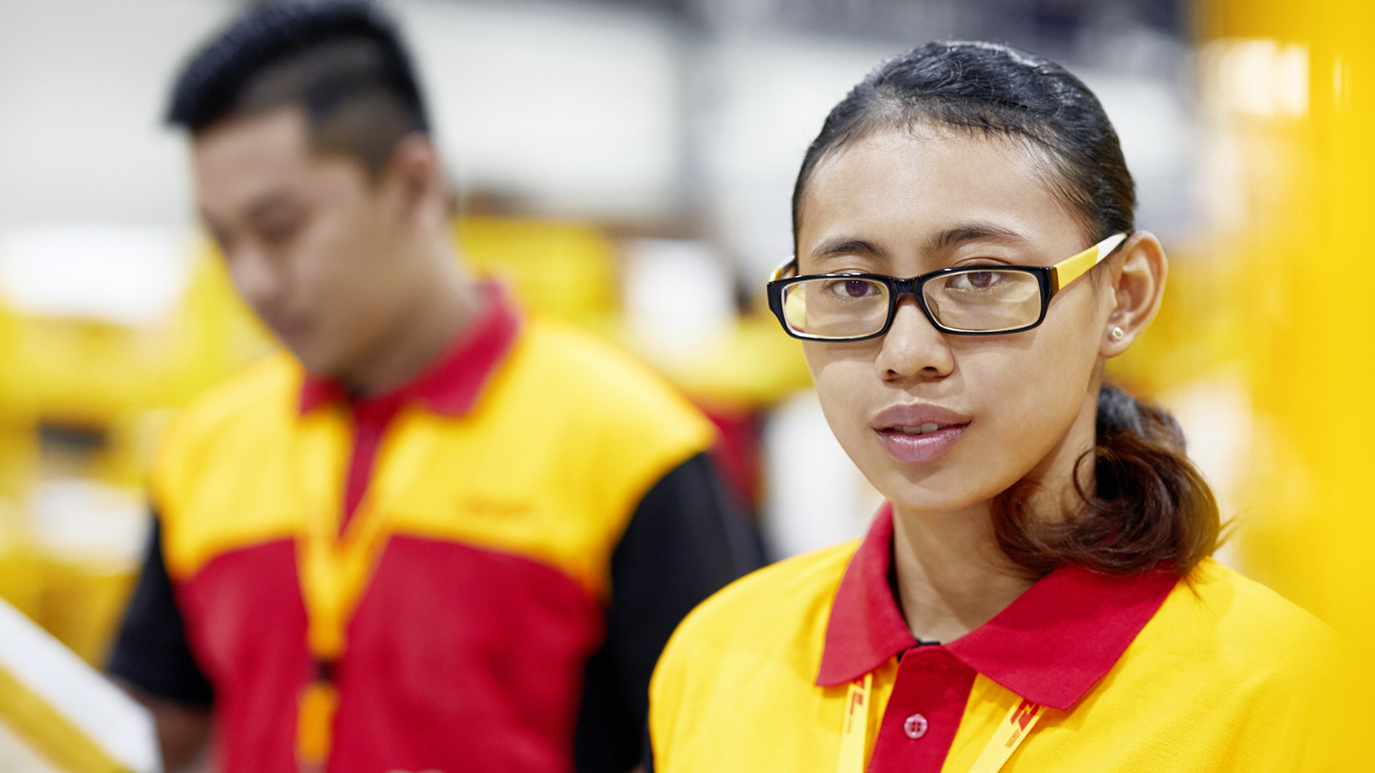Dhl Uniform