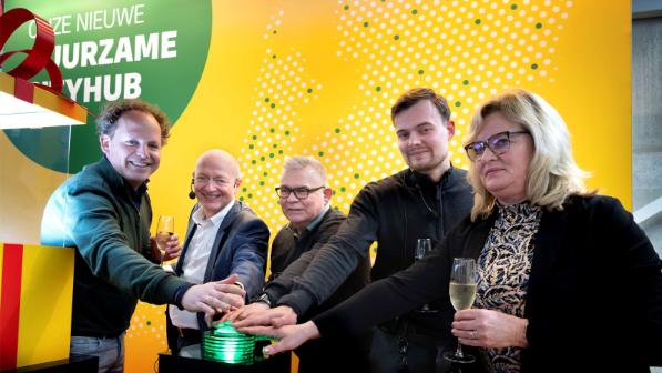 DHL opent klimaatneutrale CityHub voor omgeving Leeuwarden - DHL ... DHL opent klimaatneutrale CityHub voor omgeving Leeuwarden - DHL ...