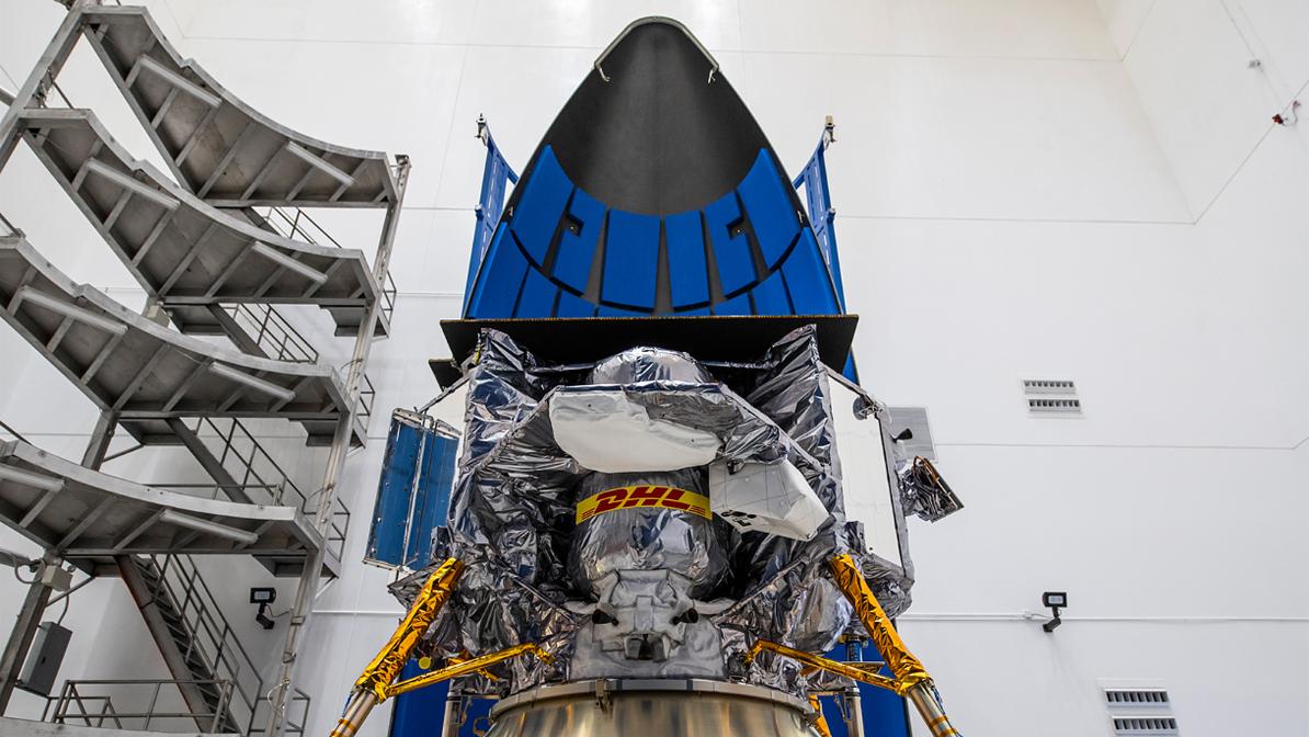 Lunar Shipping: DHL Delivers Customer Mementos to the Moon - DHL - Slovakia