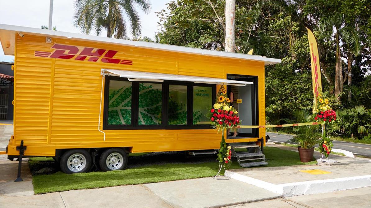 DHL Express abre en Panamá la primera tienda móvil y autosostenible de ...