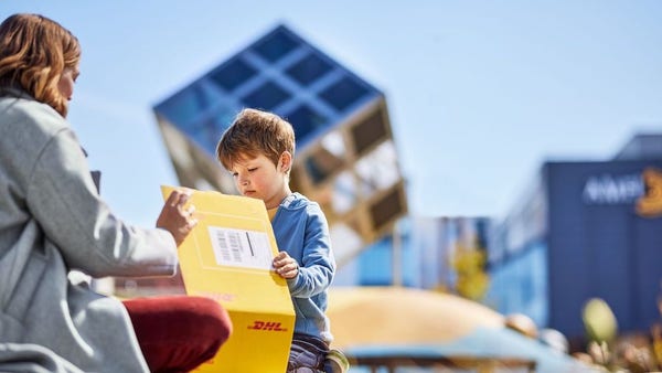 DHL's Bulk Shipping Explained: Save Costs and Deliver Faster | DHL US