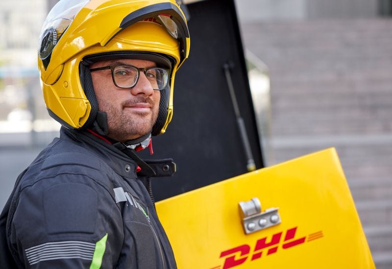 How to Ship Semiconductors | DHL Express Singapore