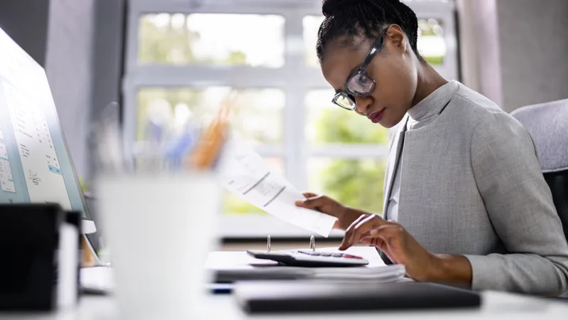 A guide to import tax and shipping duties | DHL UK