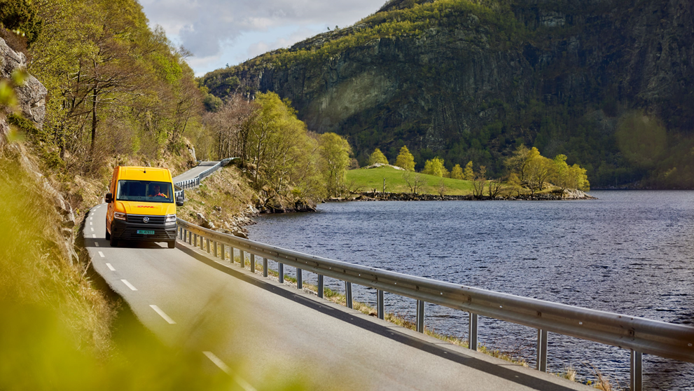 Post Office partners with DHL Express | DHL UK