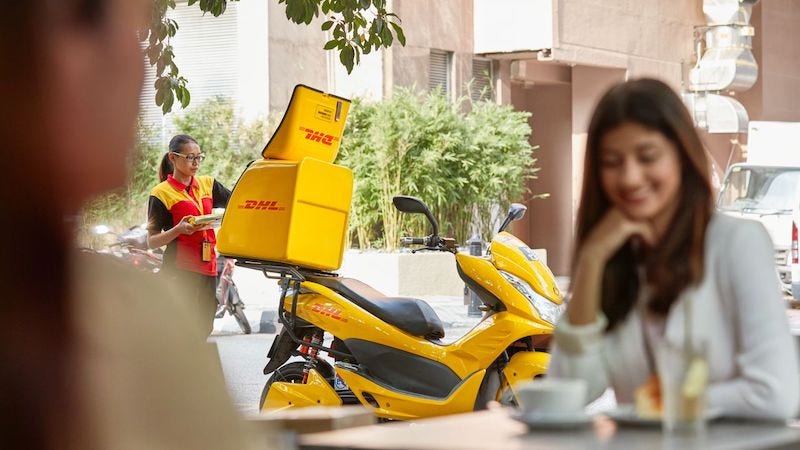 Parcel Delivery Drop Off with DHL Express | DHL Express Singapore