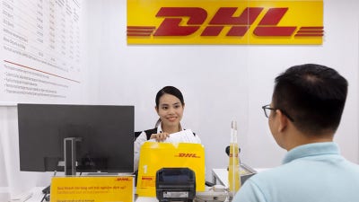 Handling damage during shipping: What you need to know | DHL Vietnam
