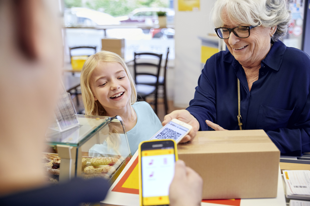 Label-Free shipping with DHL Express | DHL Express Singapore