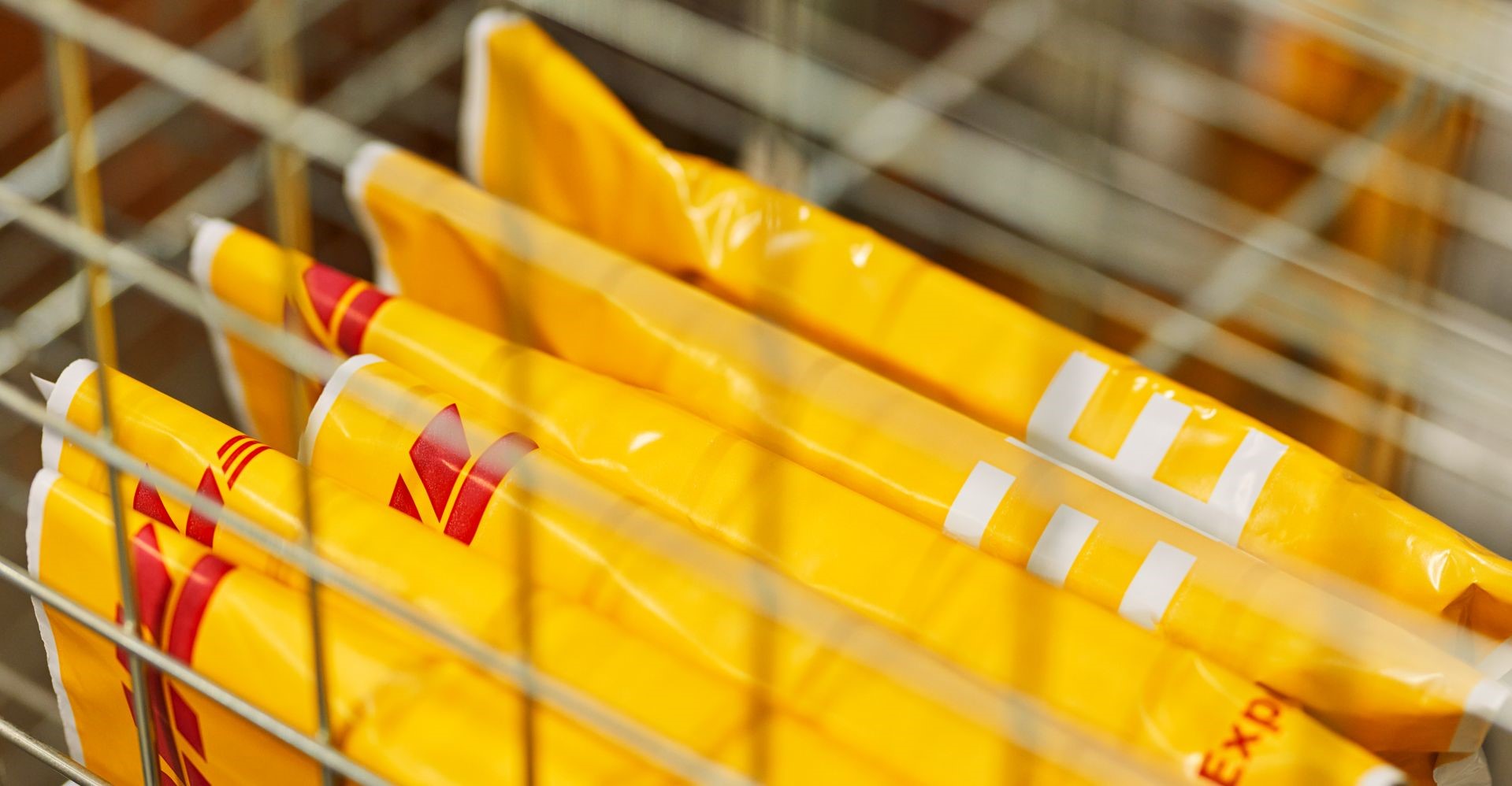 Shipping Bulk Items: Why Choose Express - DHL Express BD | DHL Bangladesh