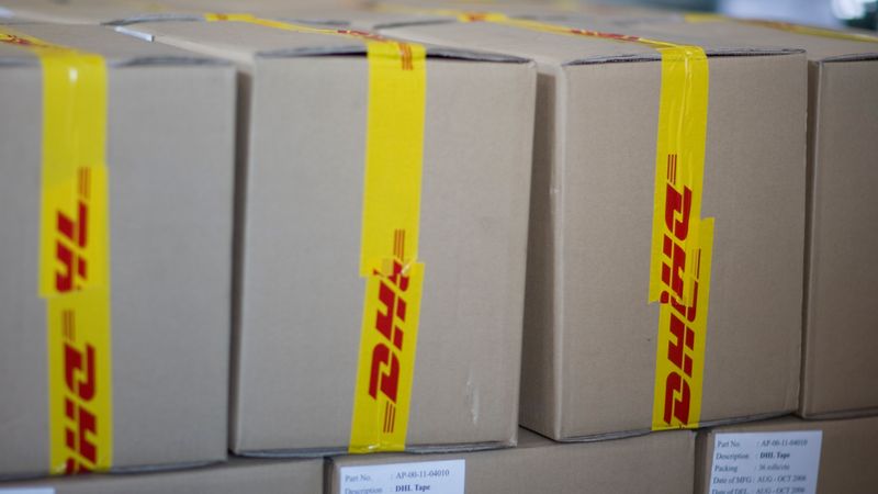 How to ship fast with DHL Express delivery services