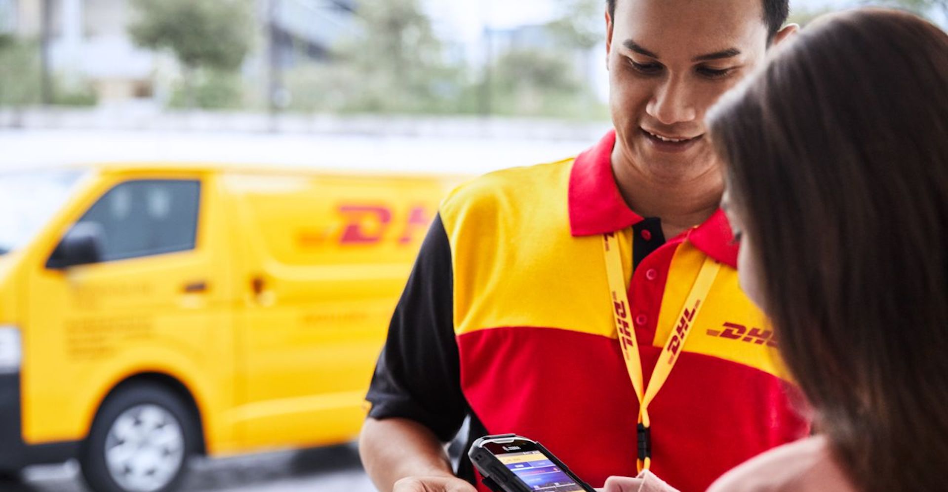 Riding the cross-border e-commerce wave | DHL Discover Indonesia