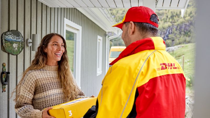 How To Ship Shoes Internationally - DHL Express ID