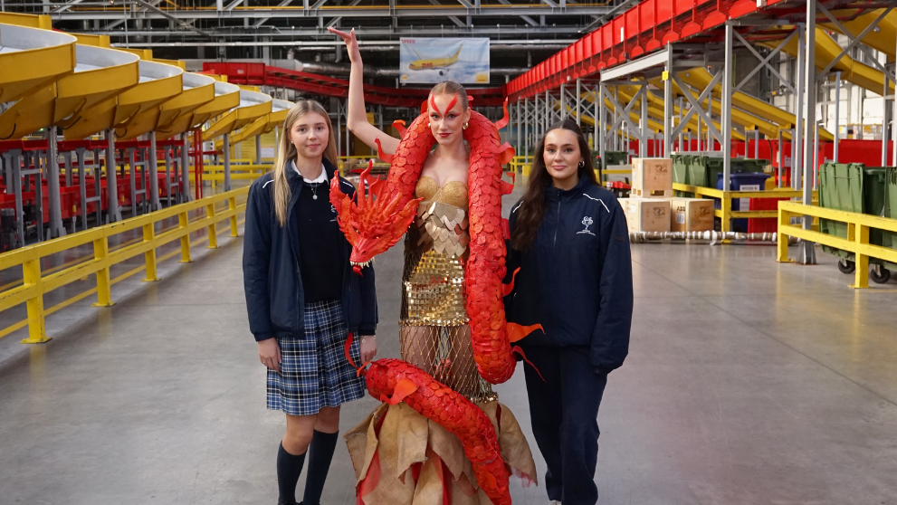Inside DHL Express Dublin HUB: Junk Kouture Student Visit | DHL IE