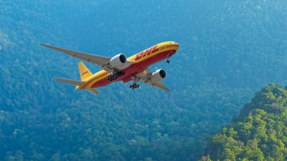 SAF: il carburante aereo più sostenibile | DHL Italy