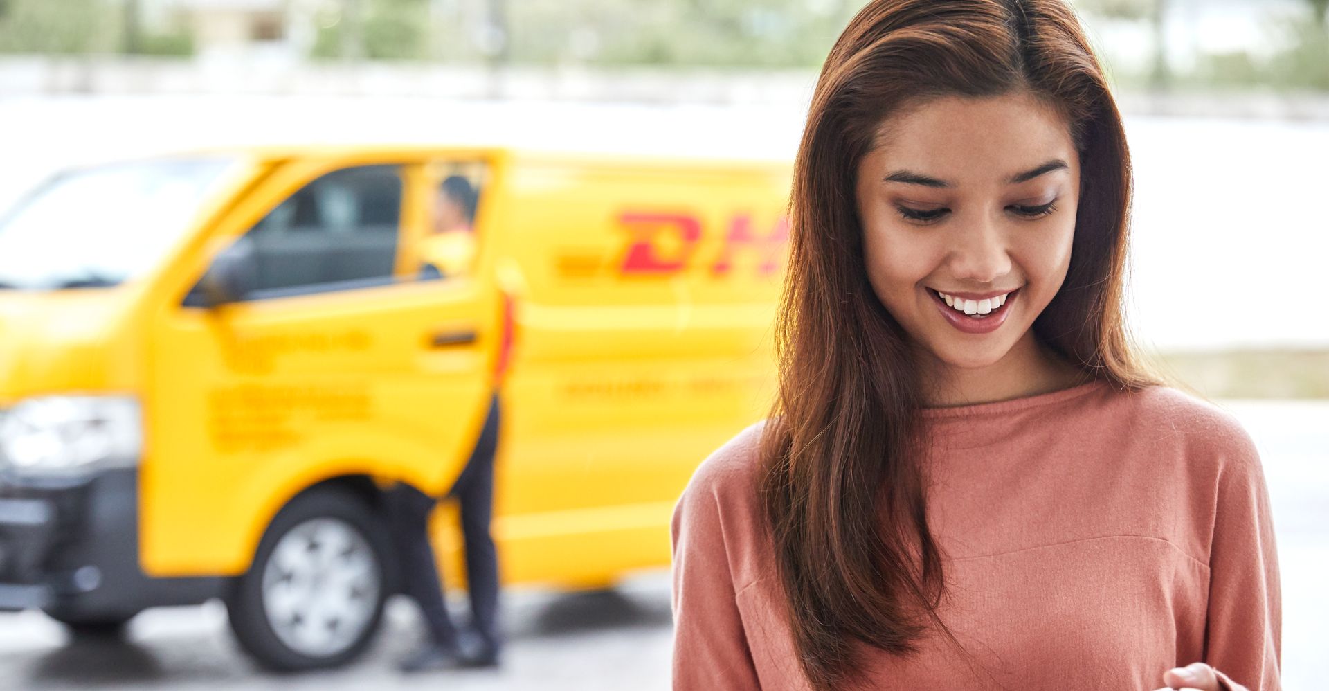 Exporting Japan's Traditional Snack Wonders | DHL Express Japan