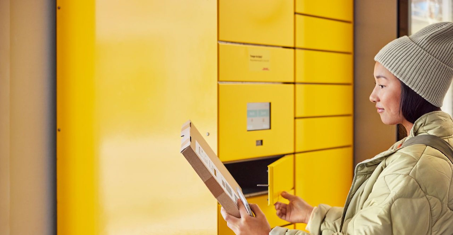 Global sports logistics for football fans | DHL JP