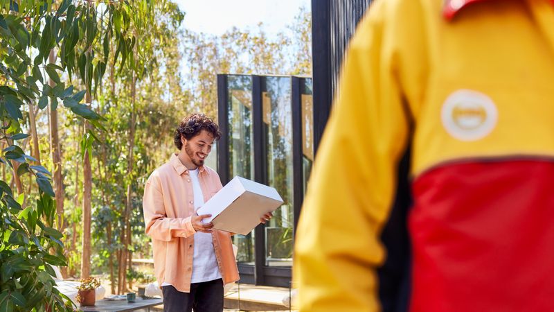 Efficient Packaging and Shipping Tips with DHL Express