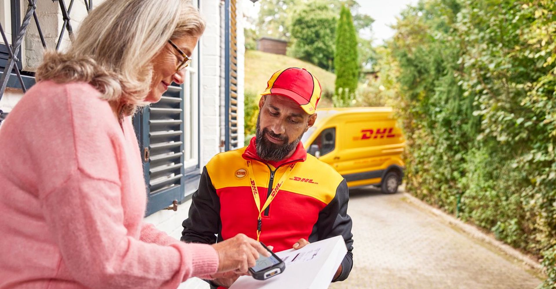 The Safest Way to Send Important Documents | DHL Philippines