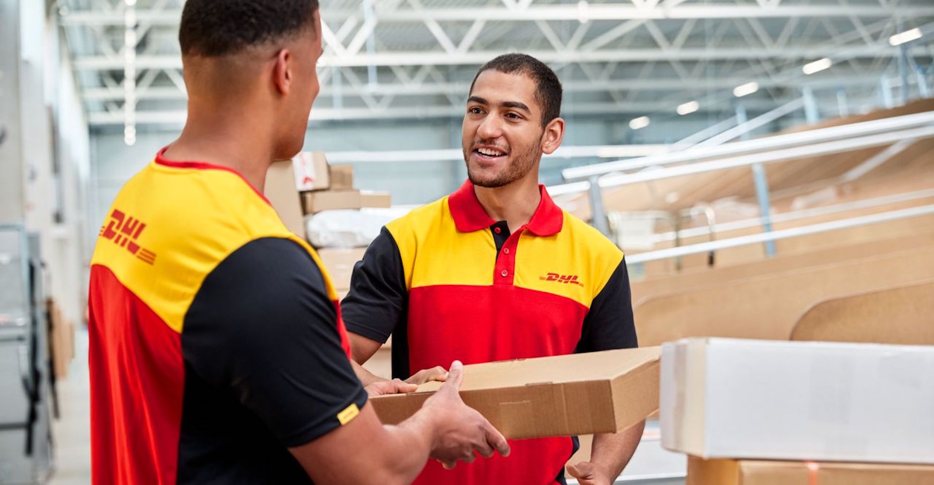 Expert tips for shipping fragile items with DHL Express | DHL Philippines