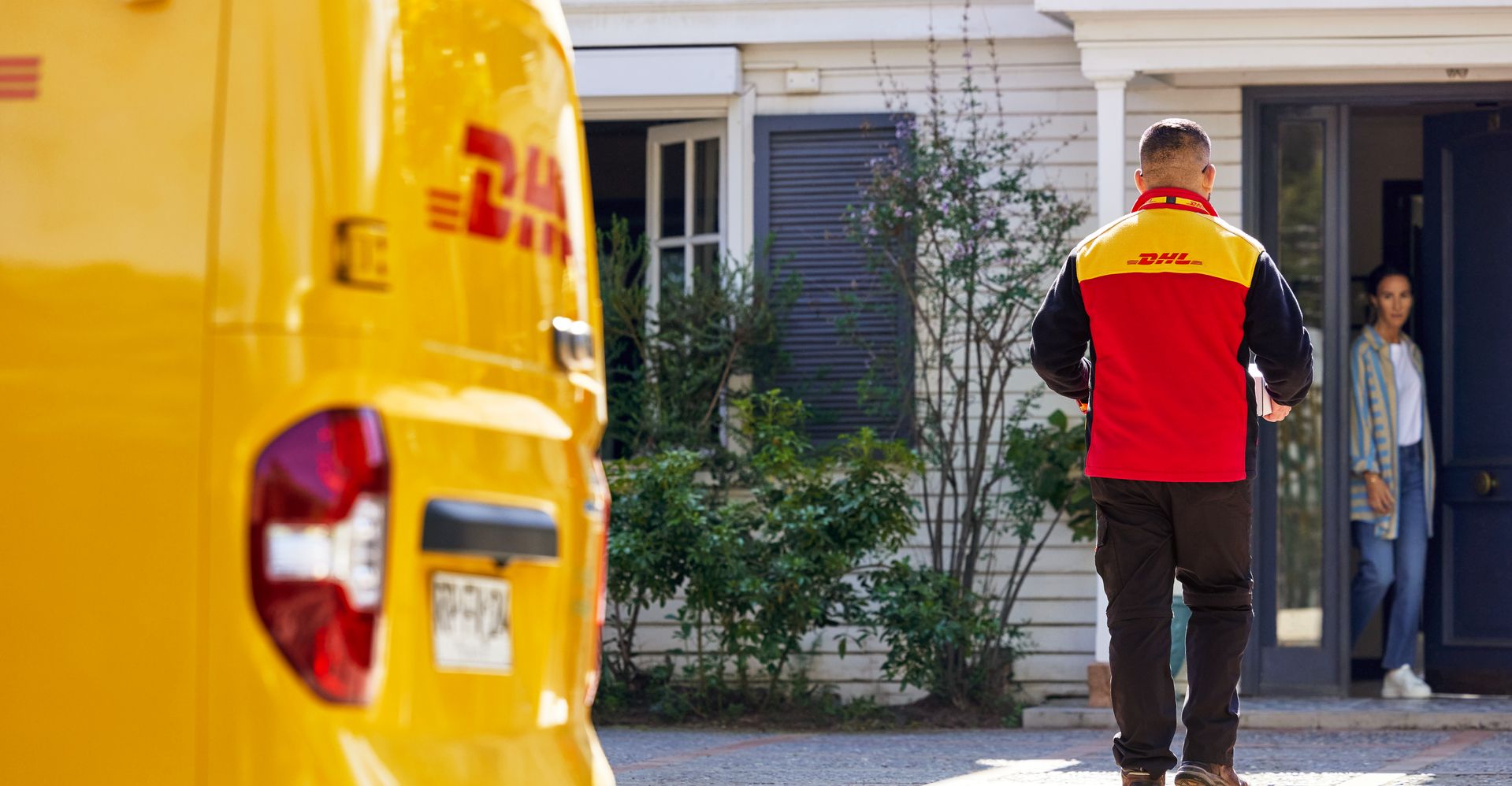 How To Ship Internationally? - DHL Express PH | DHL Philippines