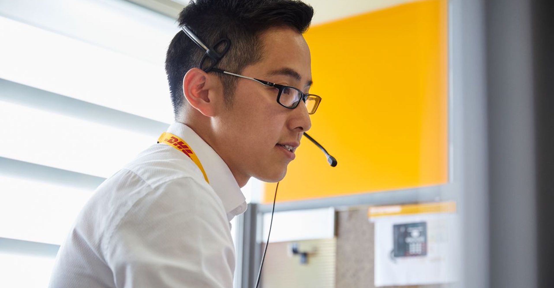 How to ship liquids abroad from Singapore | DHL Express Singapore