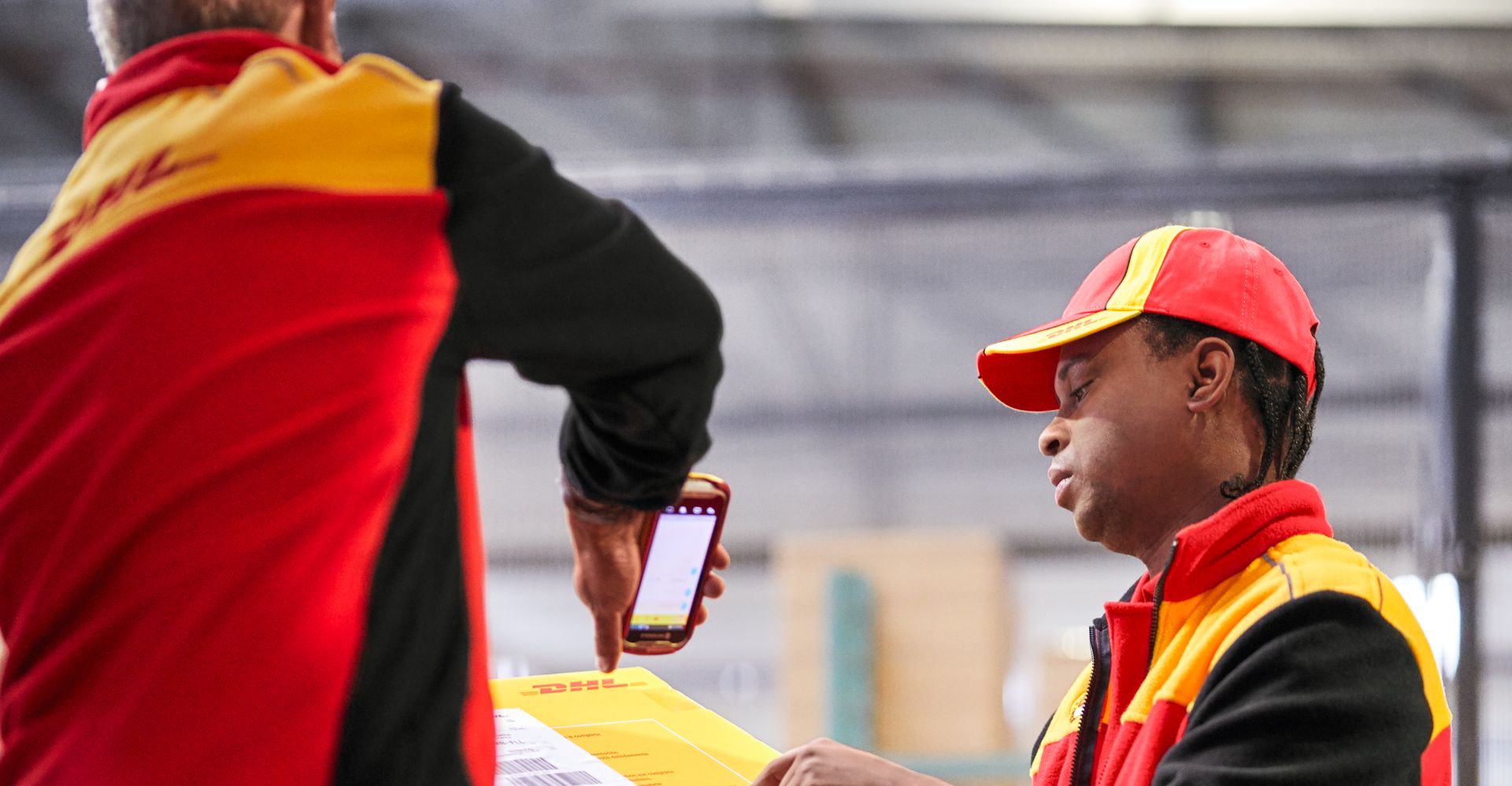 พิธีการศุลกากร: วิธีคํานวณอากรขาเข้าและภาษี | DHL Thailand