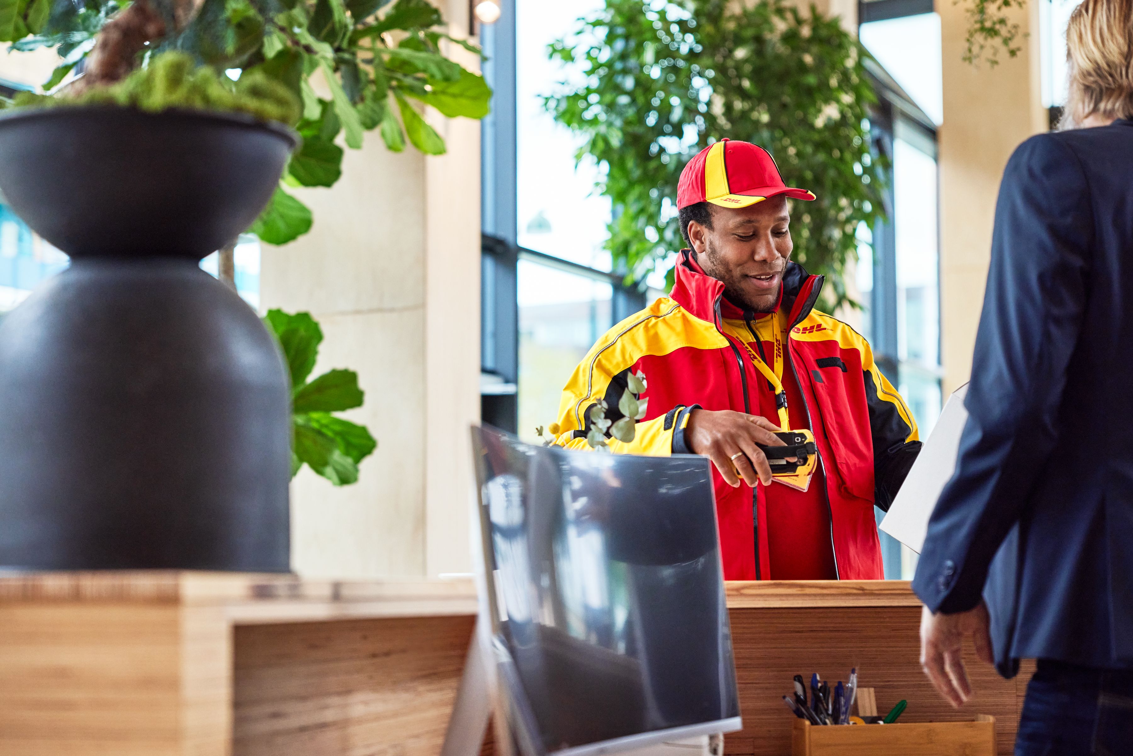 Create an Import Shipment - Switch | DHL UK