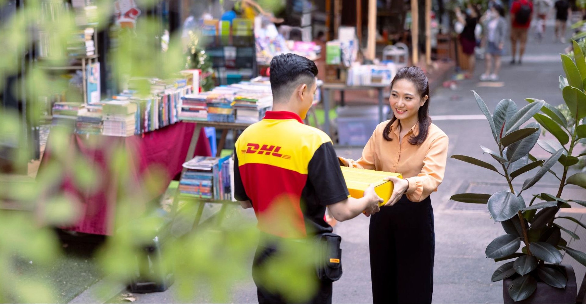 Handling damage during shipping: What you need to know | DHL Vietnam