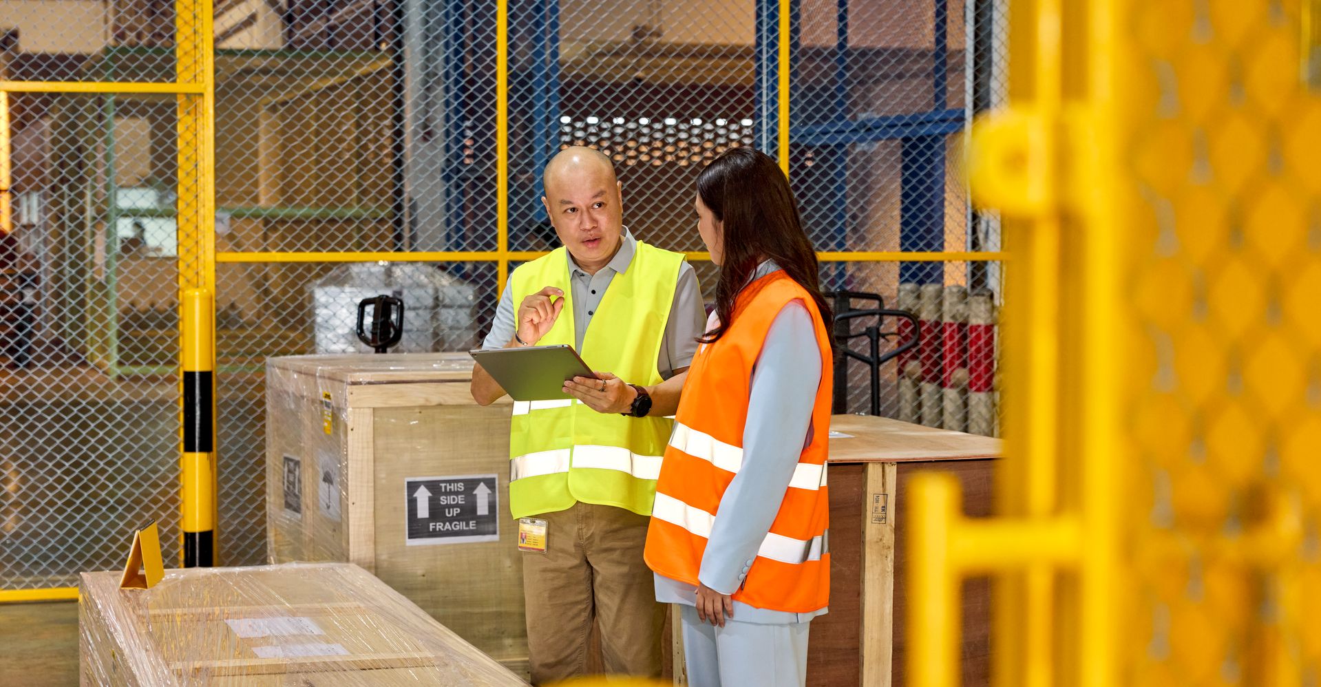 Shipping Heavy and Large Items - DHL Express Vietnam | DHL Vietnam