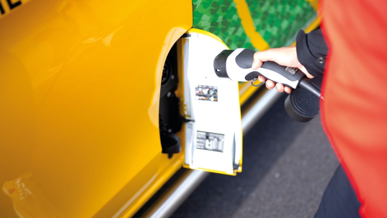 DHL Group Enhances Its Electric Vehicle and Battery Supply Chain ...